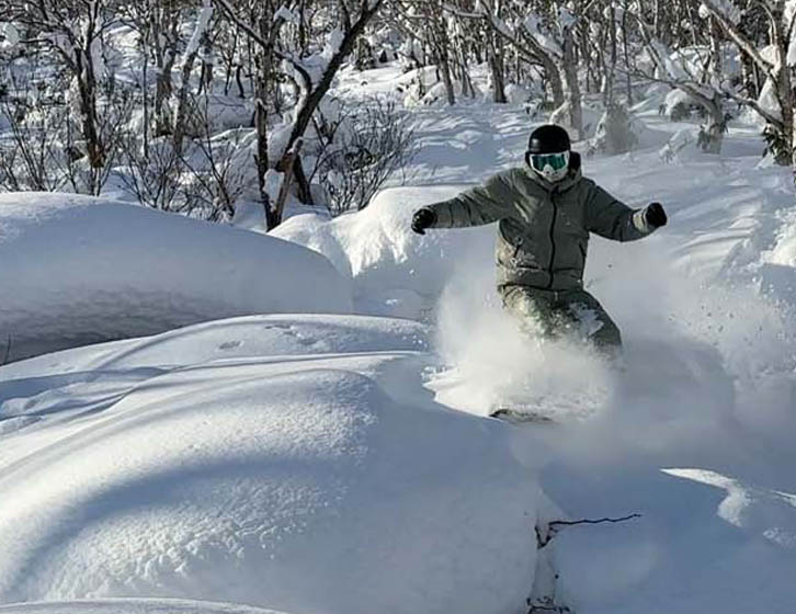 68-Year-Old Snowfall Record Broken! | Japan Ski Experience